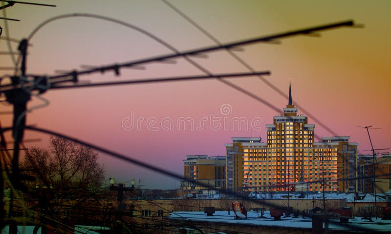 A Tall Multi-storey House Stands in the Rays of the Setting Sun Stock ...