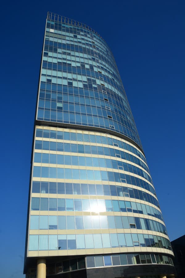 Tall Office Building is a Beautiful Example of Urban Modern ...