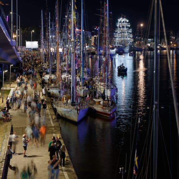 Tall Ship Races editorial stock image. Image of tourists - 330012669