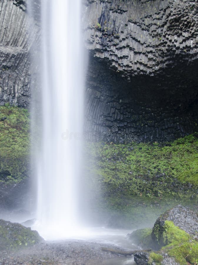 Red Rock Overhang and Extreme Terrain in the Australian Outback Stock ...