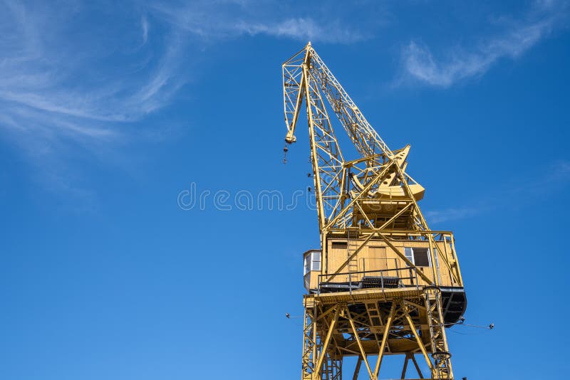 Tall Yellow Construction Crane with Clear Blue Sky, Tool or Machine To ...
