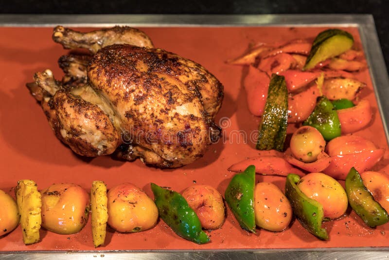 Talla del pollo imagen de archivo. Imagen de fondo, blanco - 27746431