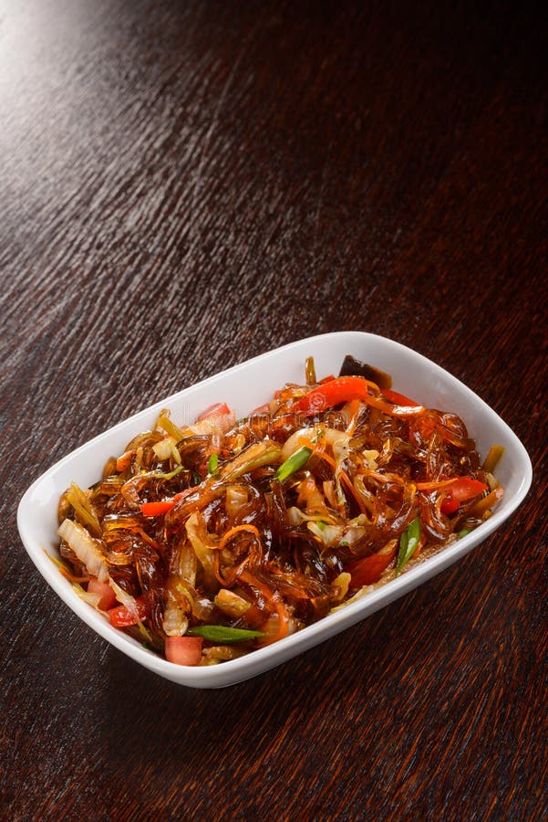 Tallarines De Arroz Deliciosos Con Veggies Foto de archivo - Imagen de ...