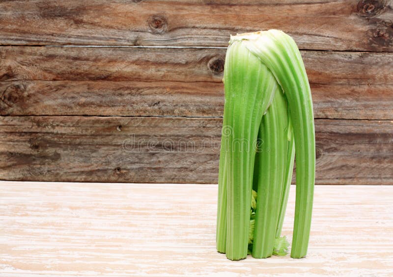 Tallo del apio imagen de archivo. Imagen de madera, tallos - 115888331