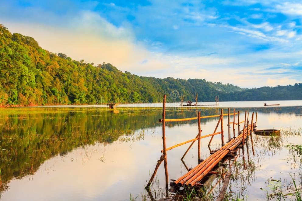 Tamblingan lake stock photo. Image of cloudy, mountains - 26474792