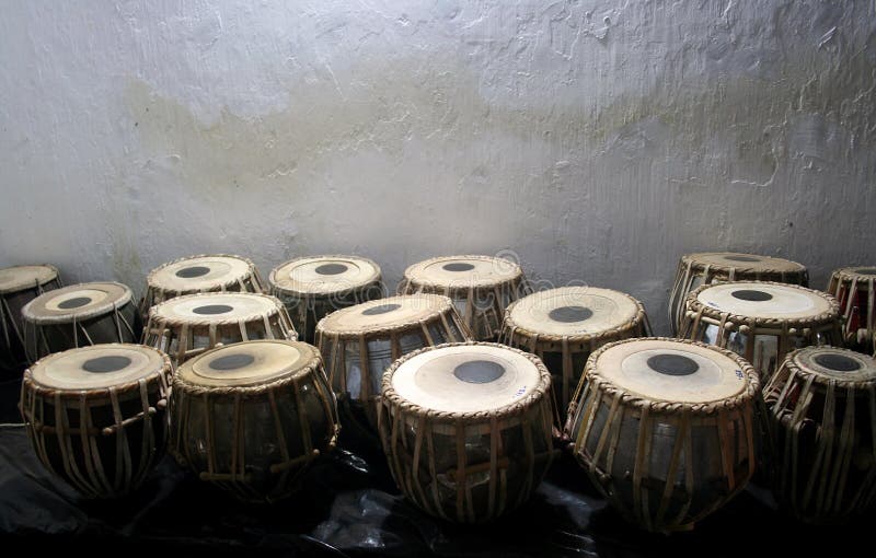 732 Instrument De Musique Africain Traditionnel Photos libres de droits ...