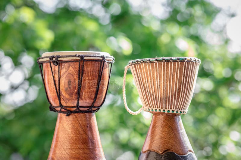 Coupe-circuit de tambours image stock. Image du percussion - 65319601