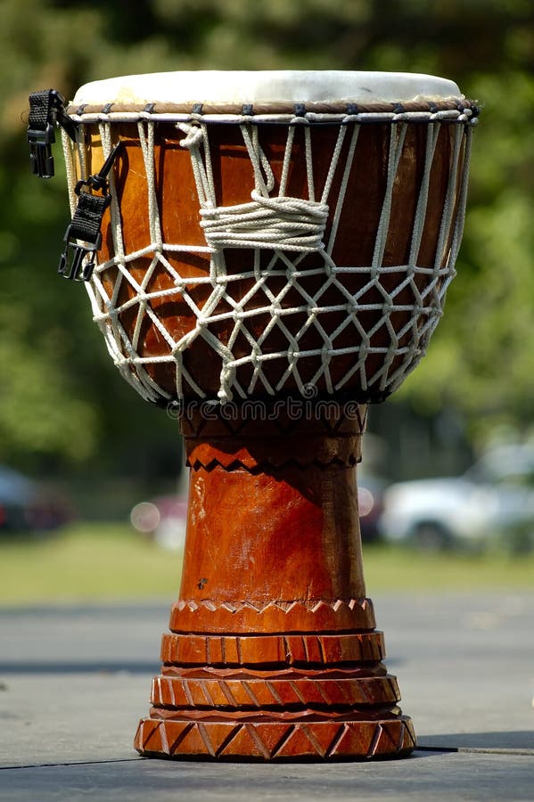 Tamburo fotografia stock. Immagine di stringa, sculture - 145748