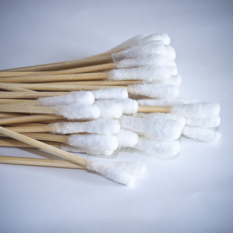 Tampons De Coton D'annonce De Capsules De Coton Image stock - Image du ...