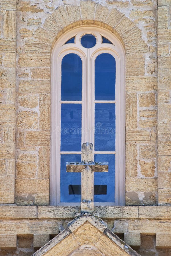 Tan Church Window foto de stock. Imagem de pequeno, refleta - 34868284
