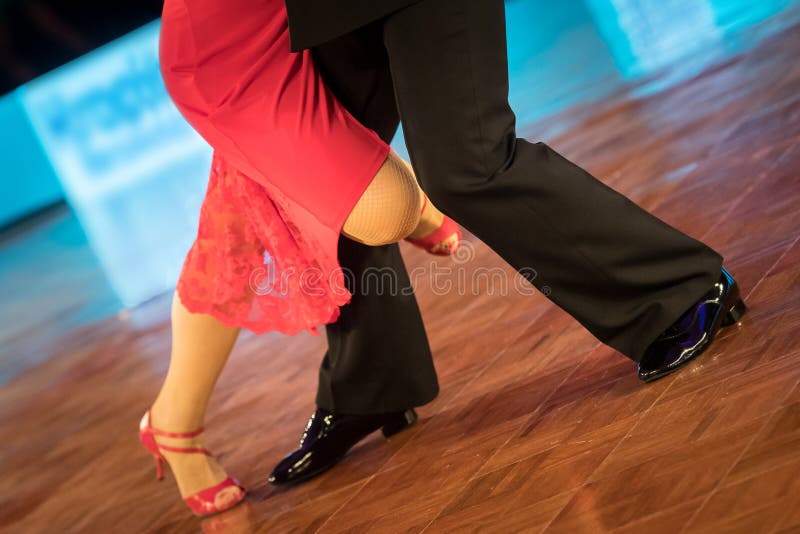 Tango Original De Danza De Pareja Imagen de archivo - Imagen de pies ...