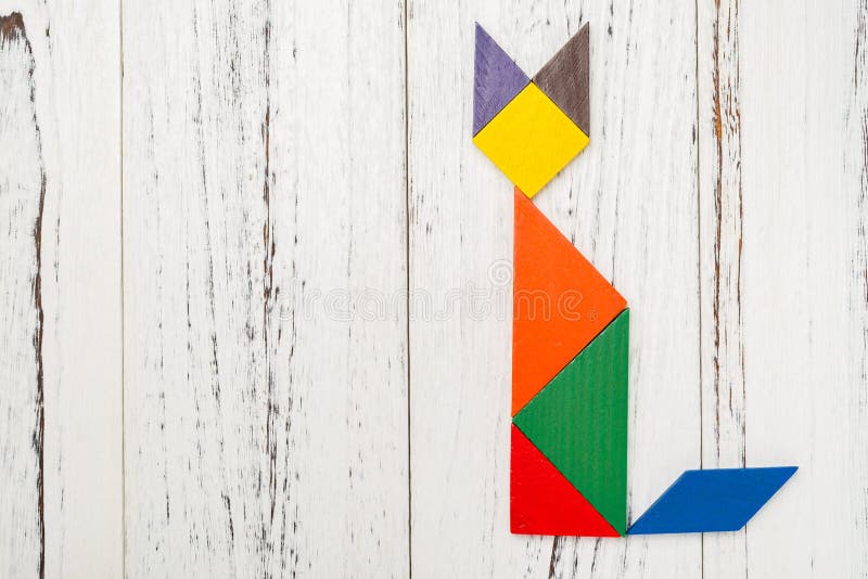 Tangram De Madeira Dado Forma Como Uma Raposa Foto de Stock - Imagem de ...