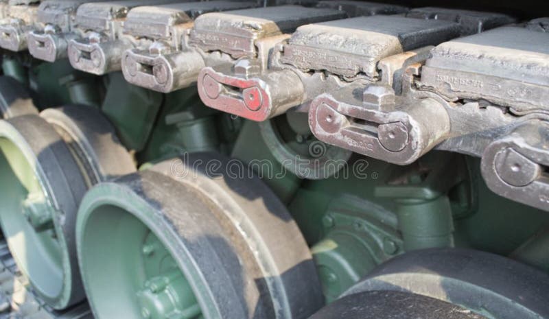 Tank-wheels-and-chain-track Picture. Image: 87859004