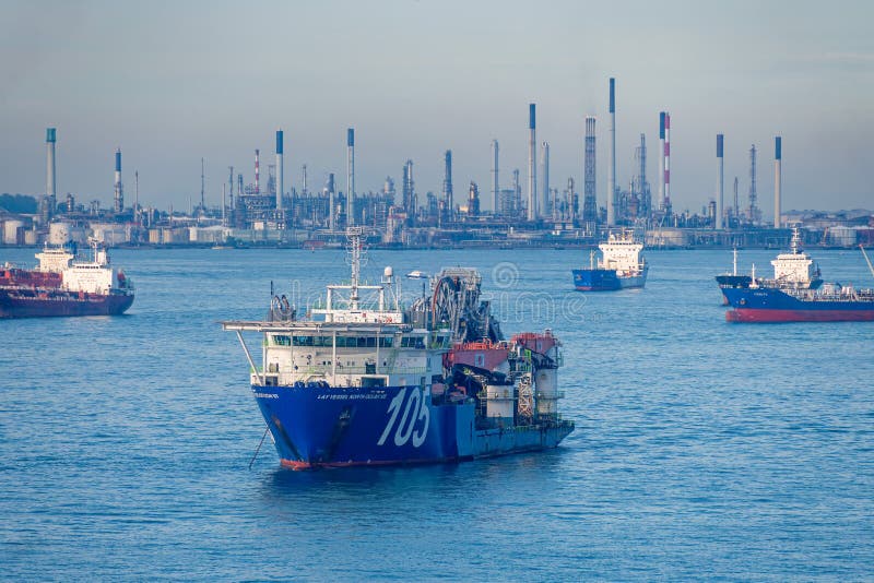 Tanker Ships in Singapore Strait Editorial Image - Image of marina ...