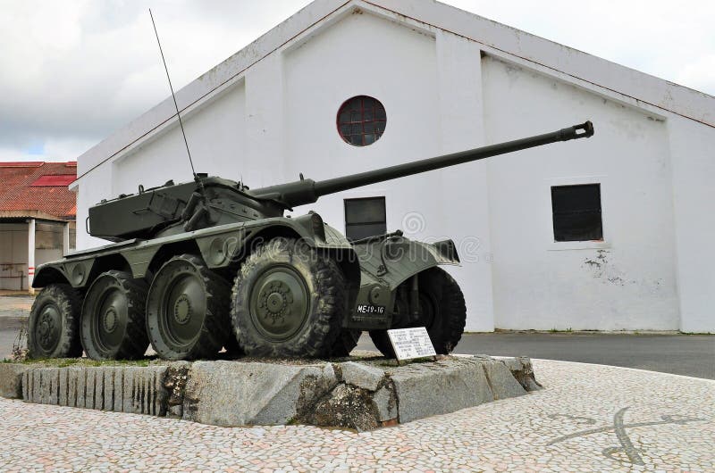 Tanque militar português fotografia editorial. Imagem de guerreiro ...