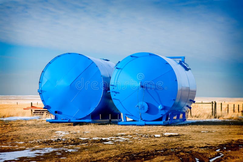 Tanques Recentemente Pintados Imagem de Stock - Imagem de armazenamento ...