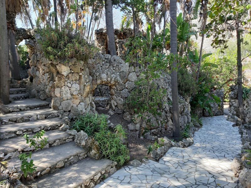 Taormina - Scale Sull Isola Bella Editorial Stock Image - Image of ...