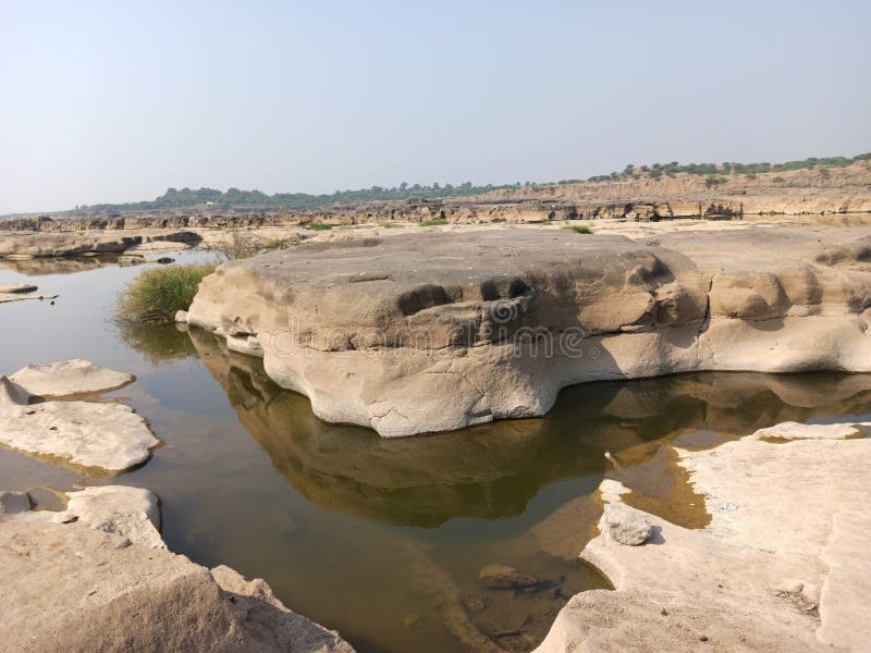 Tapi River Geological Structure Rocks Stock Photo - Image of badlands ... Tapi River Geological Structure Rocks Stock Photo - Image of badlands ...