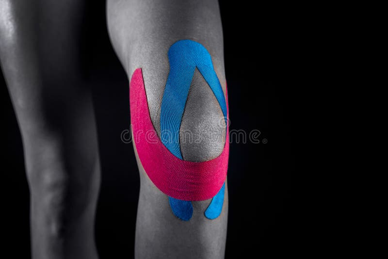 Taping de genou image stock. Image du exercice, patient - 63519633