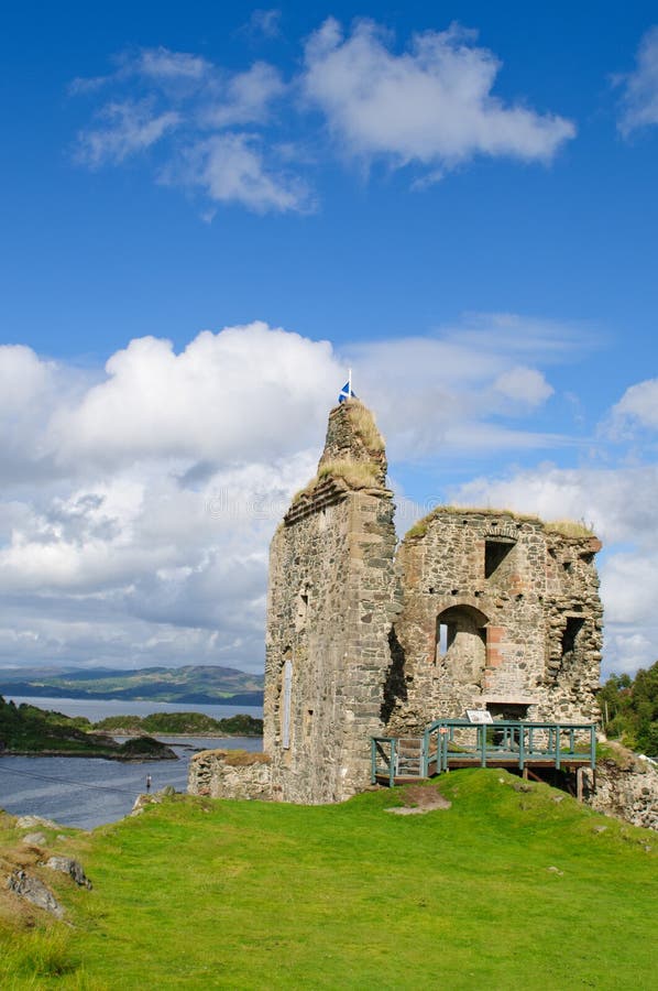Scolpaig Tower Castle, North Uist Stock Image - Image of abandoned ...