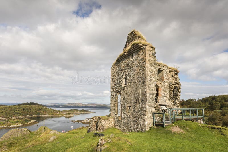 Tarbert Castle in West Argyll. Stock Photo - Image of historic ...