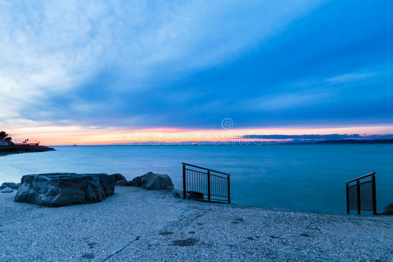 Tarde En El Golfo De Trieste Imagen de archivo - Imagen de afuera ...