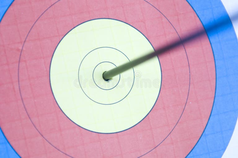 169 Arrows Hitting Target Bullseye Archery Competition Stock Photos ...