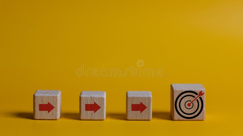 Target Board with Business Icons, Business Strategy Planning Management ...