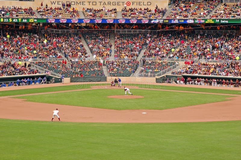 Target Field editorial photography. Image of team, minnesota - 13627967