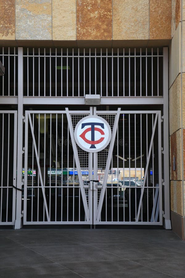 Target Field - Minnesota Twins Editorial Photography - Image of gates ...