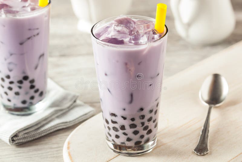 Taro Milk Bubble Tea Hecho En Casa Con Tapioca Foto de archivo - Imagen ...
