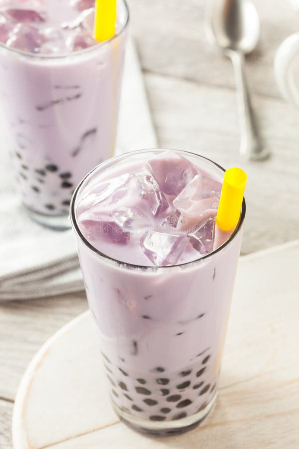 Taro Milk Bubble Tea Hecho En Casa Con Tapioca Foto de archivo - Imagen ...