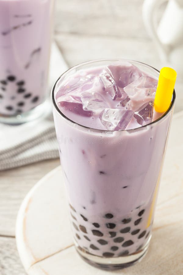 Taro Milk Bubble Tea Hecho En Casa Con Tapioca Foto de archivo - Imagen ...