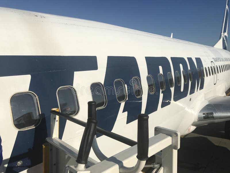 ATR 72-600 TAROM editorial photo. Image of runway, ready - 250843631