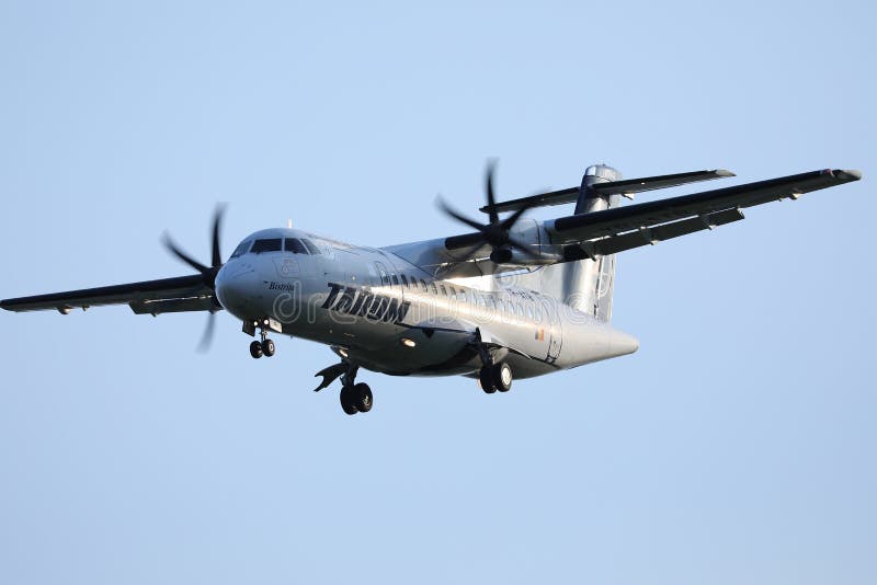 Tarom, Two Engines Jet Up in the Sky Editorial Image - Image of depart ...