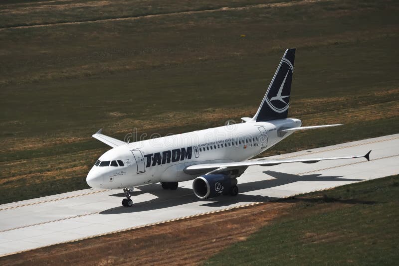 Tarom editorial stock image. Image of plane, eastern - 55674294
