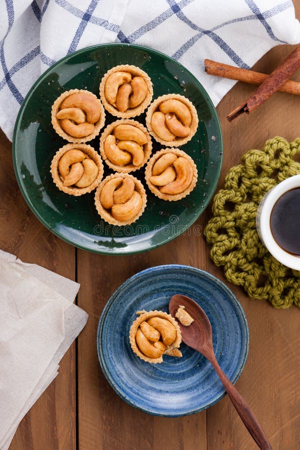 Tarte de caju imagem de stock. Imagem de delicioso, padaria - 341769411