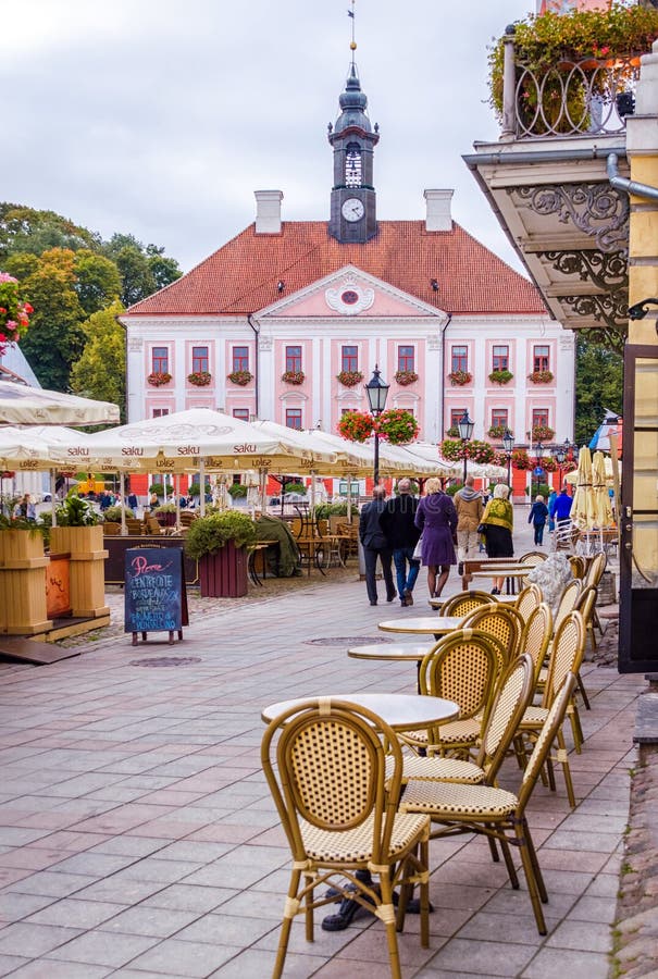 TARTU, ESTONIA. Tartu Town Hall. Main Square of City Editorial Photo ...