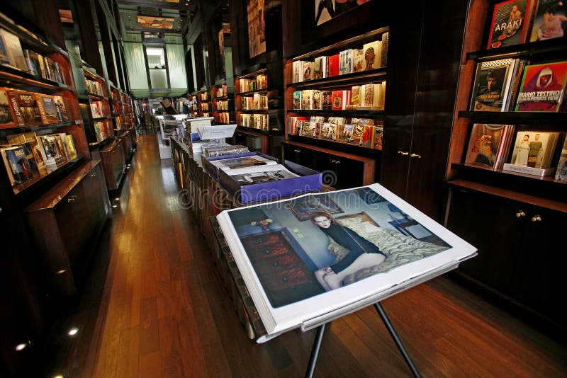 TASCHEN Store Interior in Los Angeles Editorial Photo - Image of ...