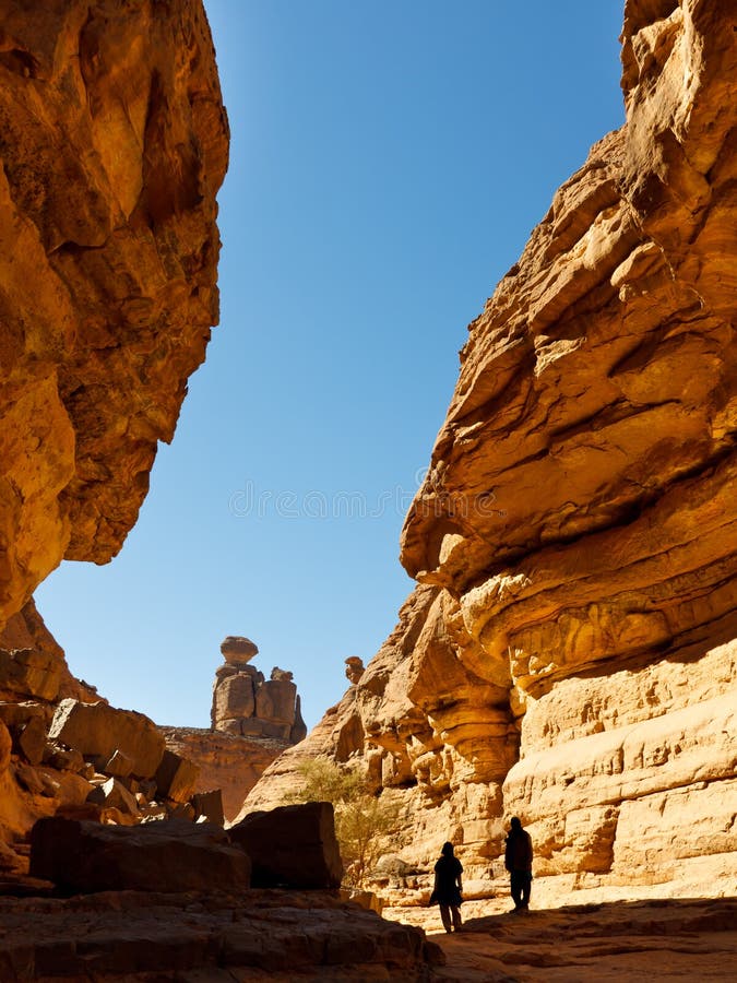 Tin Lebbo Arch - Natural Rock Arch - Akakus, Libya Stock Photo - Image ...