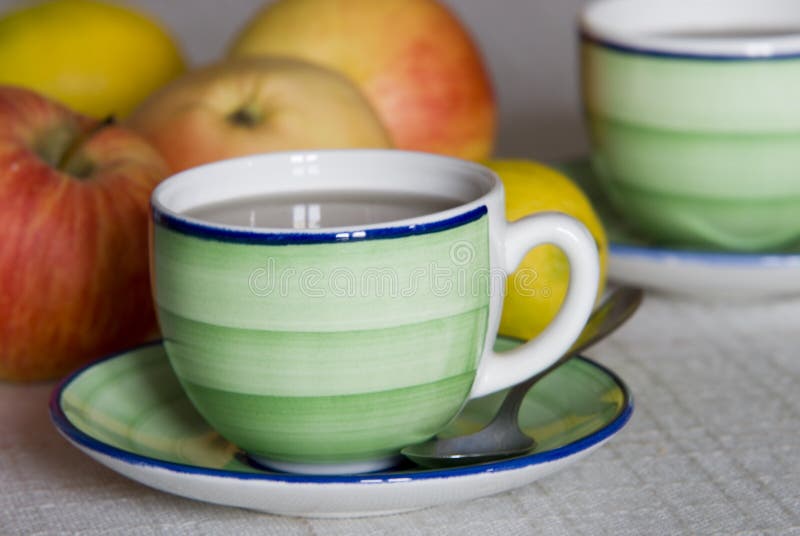 Tasse Tee stockfoto. Bild von apfel, kaffee, becher, zwei - 7211256