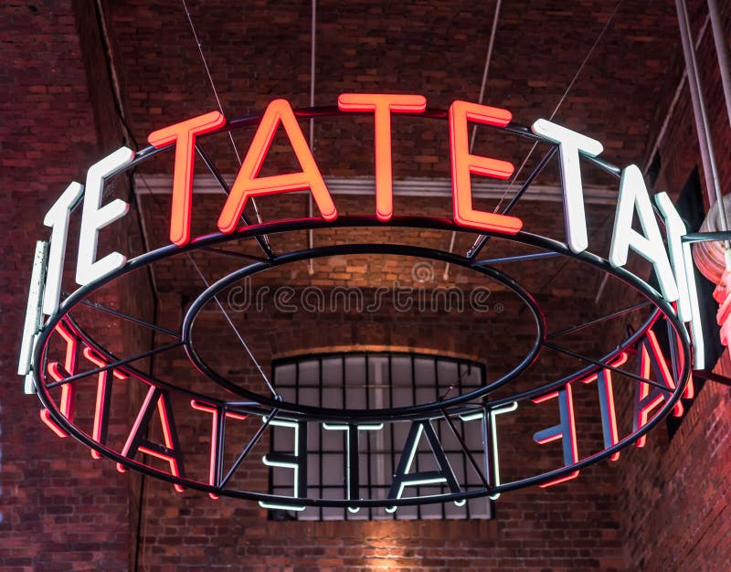 Tate Gallery Sign foto de archivo editorial. Imagen de resplandor ...