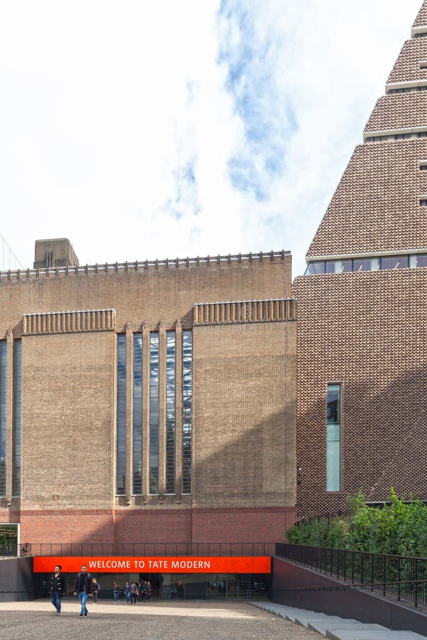 Tate modern museum entree editorial photo. Image of glass - 108823171