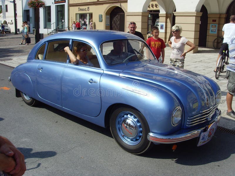 Tatra 601 tatraplansskåp redaktionell arkivbild. Bild av företag ...
