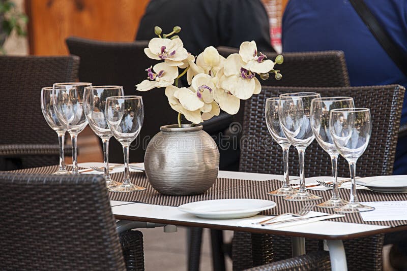 Tavola del ristorante fotografia stock. Immagine di alimento - 36984502