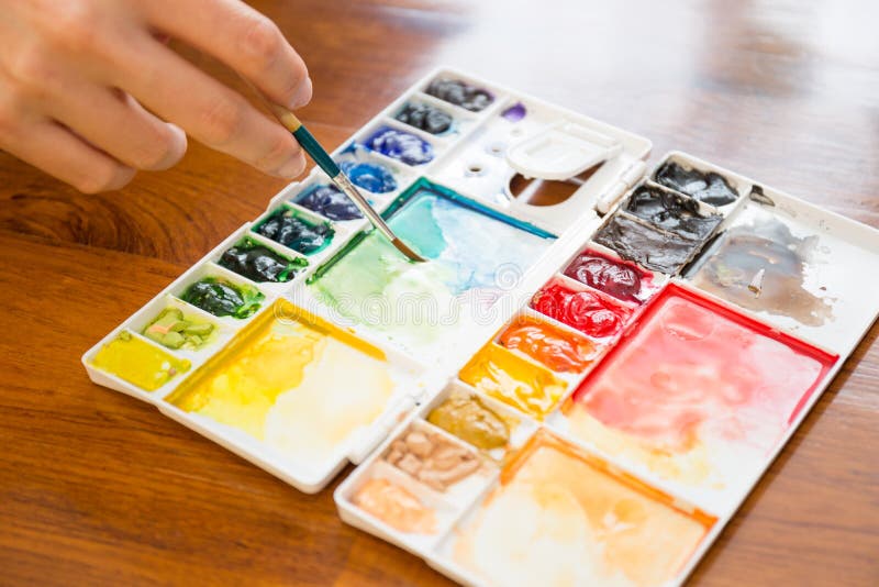 Tavolozza Della Pittura E Del Pennello Fotografia Stock - Immagine di ...