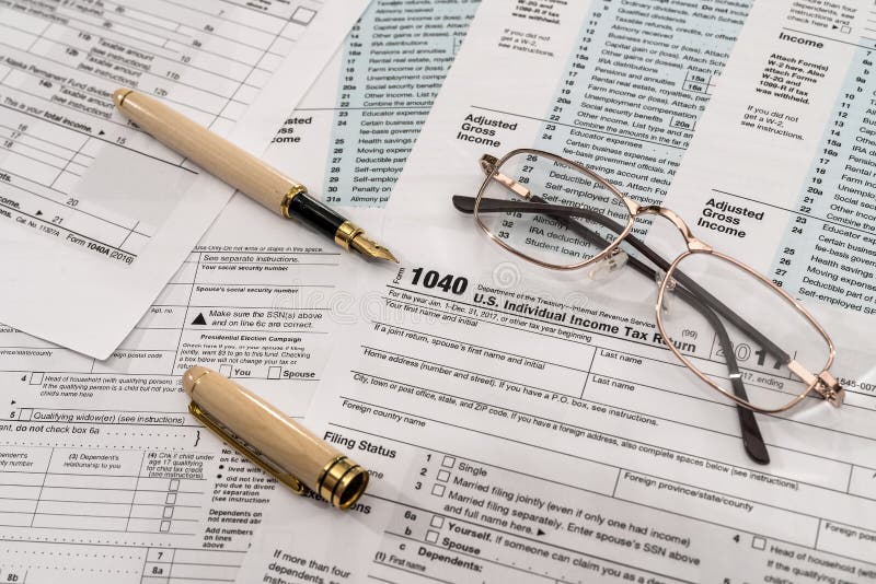 1040 Tax Form with Pen and Spectacles Editorial Image - Image of income ...