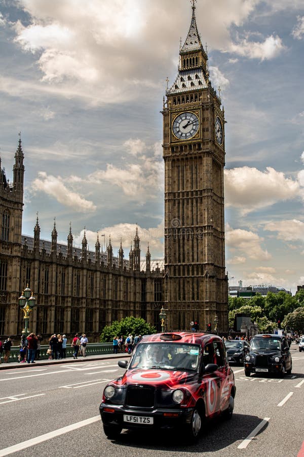 Taxis et big ben london uk image stock éditorial. Image du downtown ...