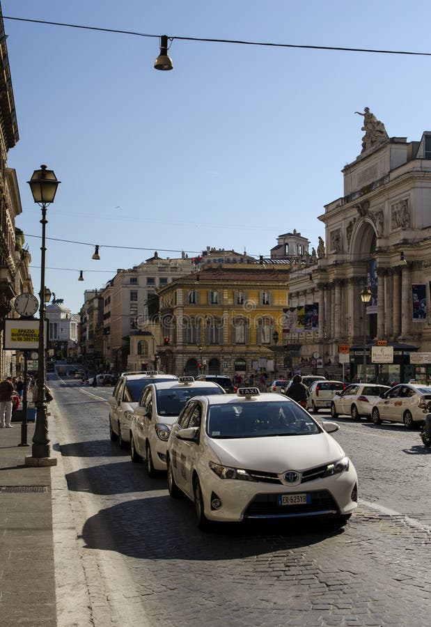 Taxis in Rome editorial photography. Image of architecture - 45170742