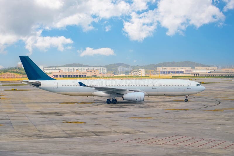 Taxiway Runway Passenger Jet Plane Ready Taking Off Side View Stock ...